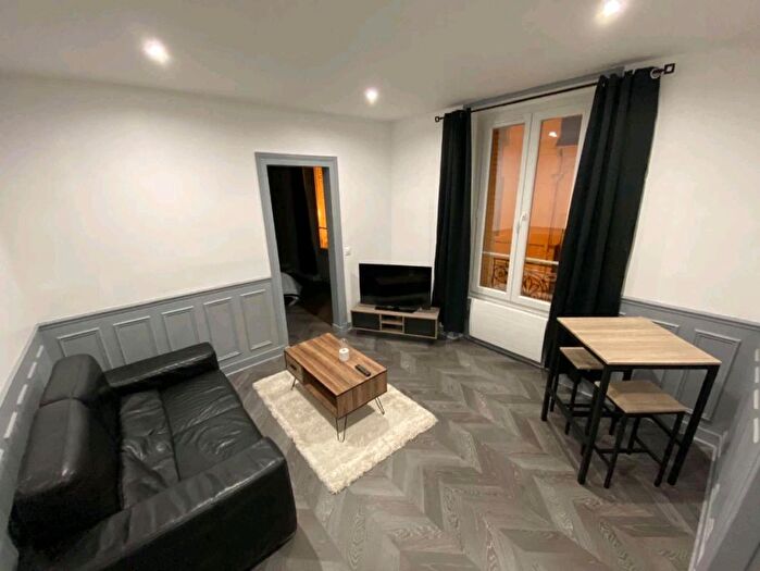 Appartement à louer - Mantes-la-Jolie, Centre-ville - 2 pièces - 1 chambre