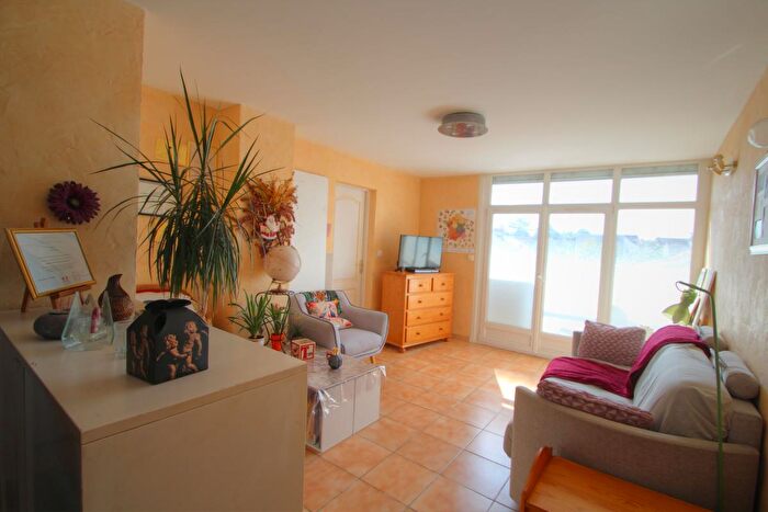 Appartement 4 pièces à vendre - Saint-Jean-de-la-Ruelle, Gambetta, Madeleine, Dix Arpents, Clos Neuf
