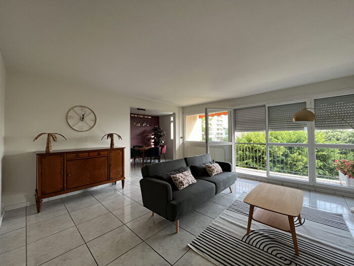 Appartement 4 pièces à Pau, Centre-ville, à louer