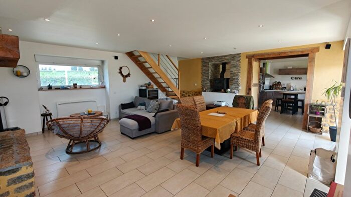 Maison à vendre - Longaulnay - 6 pièces - 3 chambres