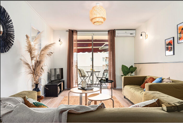 Appartement à louer - Nice, Caucade - 4 pièces - 3 chambres