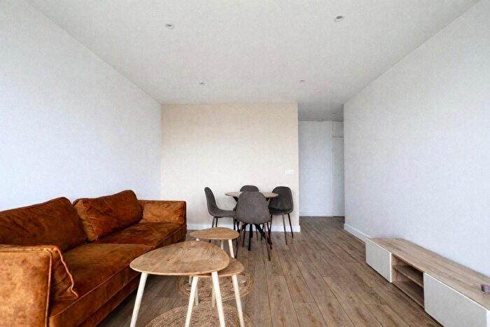 Appartement à louer - Chennevières-sur-Marne, Le Moulin - 4 pièces - 3 chambres