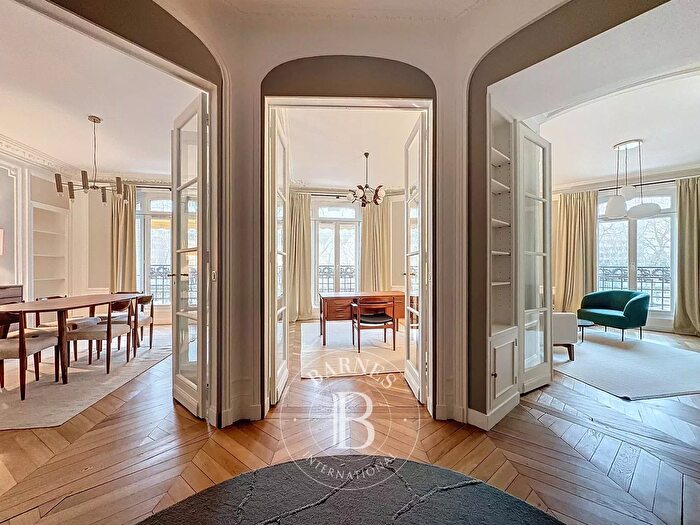 Appartement à louer - Paris e , Breteuil - 5 pièces - 3 chambres