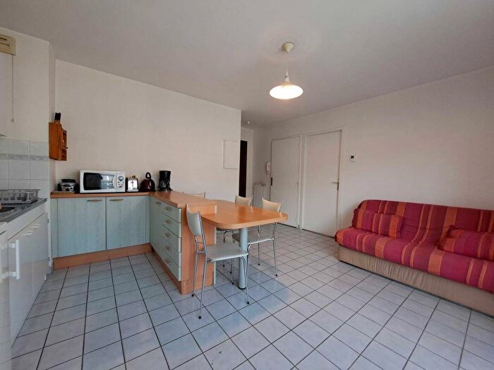 Appartement à louer - Centre Ville Nord, Aix-les-Bains - 2 pièces - 1 chambre