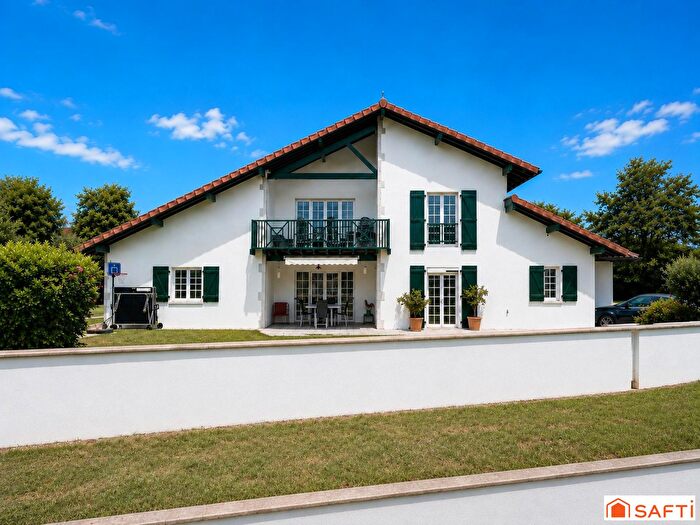 Maison 7 pièces à Saint-Palais, à vendre