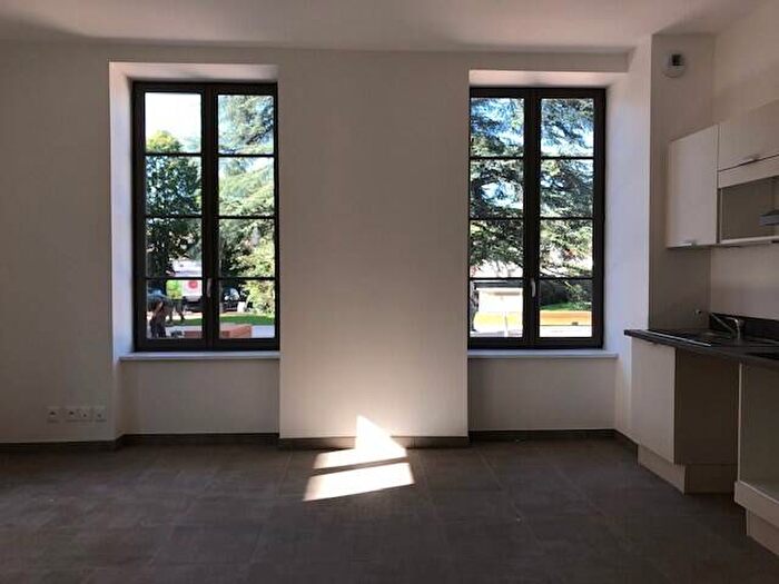 Appartement à louer - Quais de Saône, Caluire-et-Cuire - 2 pièces - 1 chambre