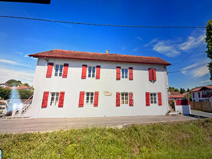 Appartement à vendre - Saint-Pée-sur-Nivelle - 4 pièces - 3 chambres