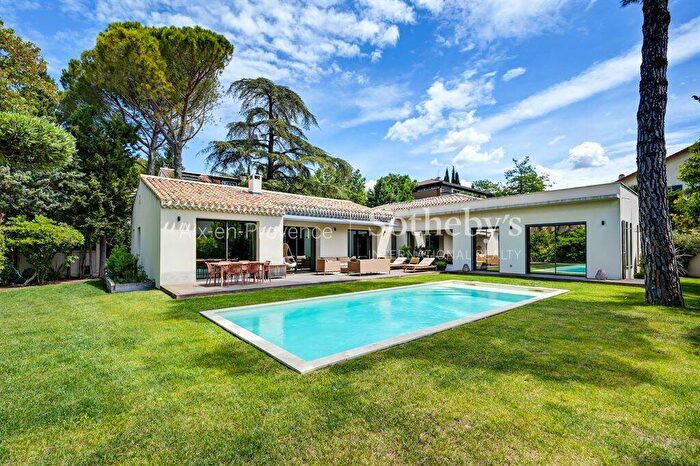 Maison 7 pièces à louer à Aix-en-Provence