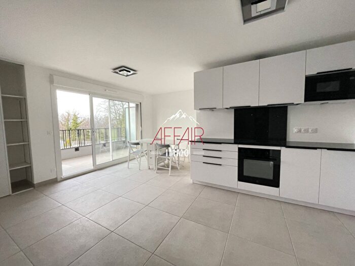 Appartement à louer - Collonges-sous-Salève - 2 pièces - 1 chambre