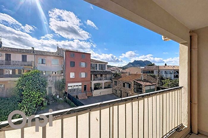 Appartement à vendre - Roquebrune-sur-Argens, Village - 3 pièces - 2 chambres