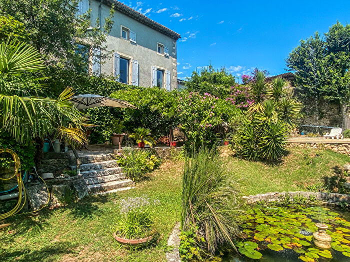 Maisons à vendre et appartements à louer - 1