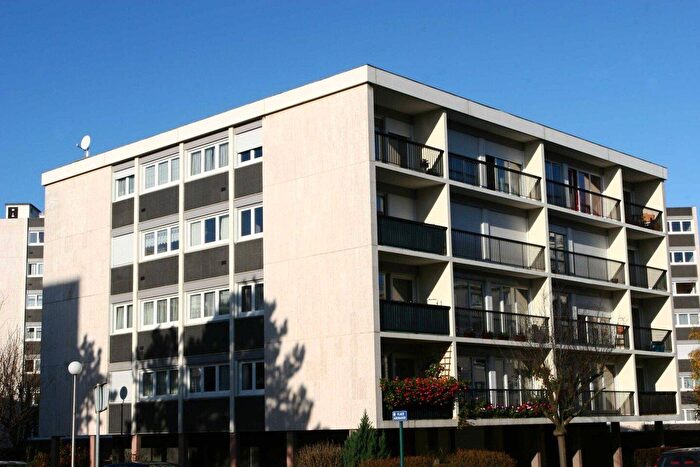 Les Louvrais, Pontoise - Appartement 4 pièces à louer