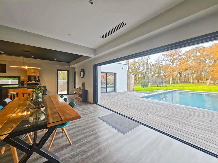 Maison à vendre - Queyrac - 6 pièces - 5 chambres