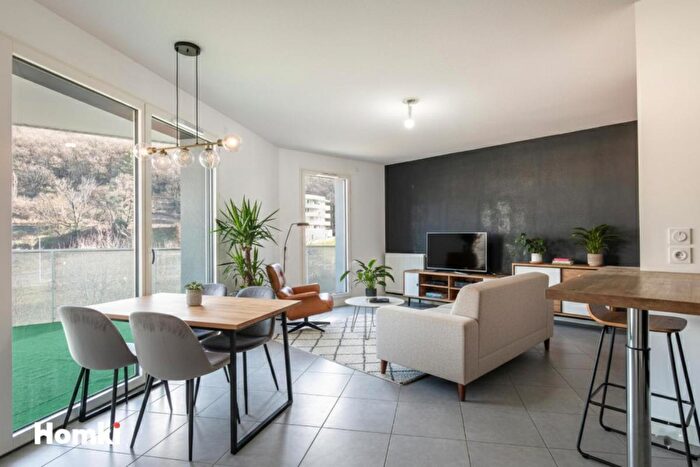 Appartement à vendre - Seyssins - 3 pièces - 2 chambres