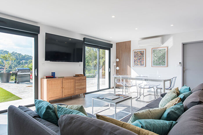 Appartement à louer - Saint-Cyr-sur-Mer, Le Péras - 4 pièces - 3 chambres