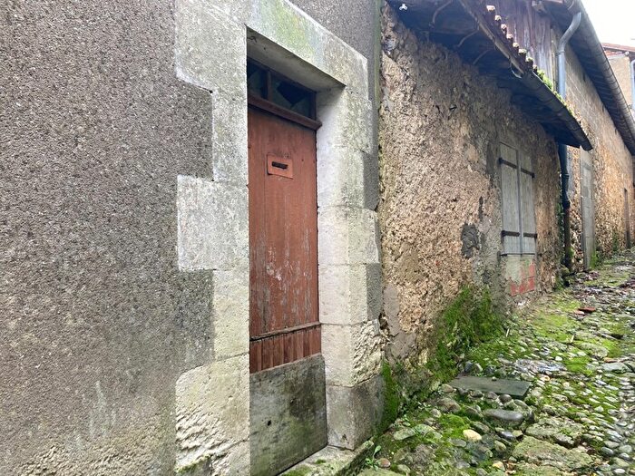 Maison à vendre - Vic-Fezensac - 5 pièces - 4 chambres