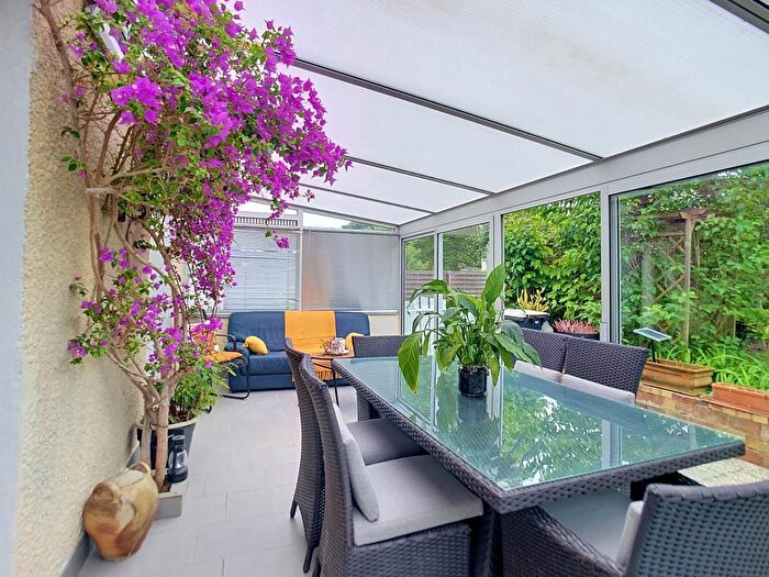 Avrillé, Adézière, Etang, Bosquets, Croix-Cadeau, Fléchet : Maison 5 pièces à vendre
