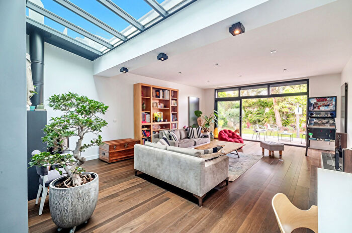 Nanterre, Mont Valérien : Maison 6 pièces à vendre