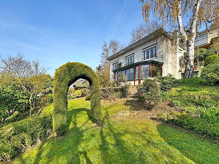 Maison à vendre - Châteaufort - 5 pièces - 4 chambres