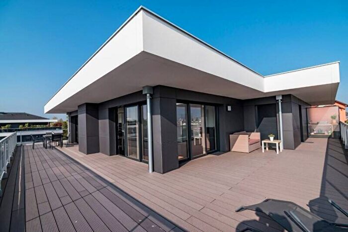 Appartement à louer - Est, Ambilly - 4 pièces - 3 chambres