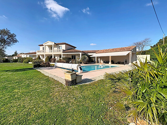 Maison à vendre - Saint-Cannat - 5 pièces - 4 chambres