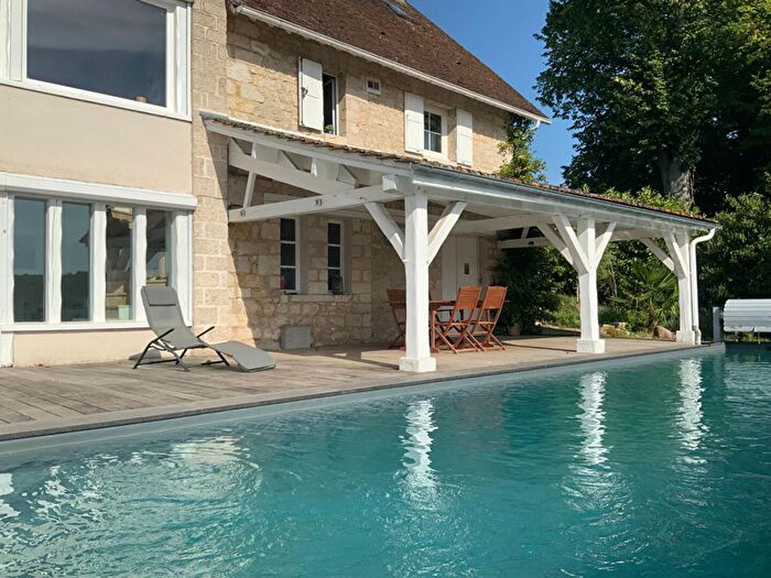 Maison 12 pièces à vendre à Nanteau-sur-Lunain