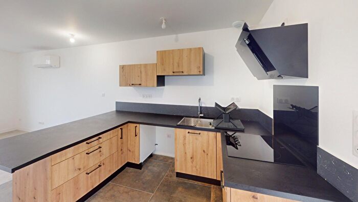 Maison à louer - Labouheyre - 4 pièces - 3 chambres