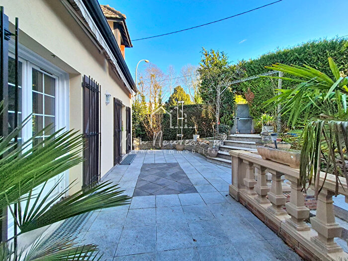 Maison à vendre - Noisy-le-Grand, Nord - 6 pièces - 4 chambres