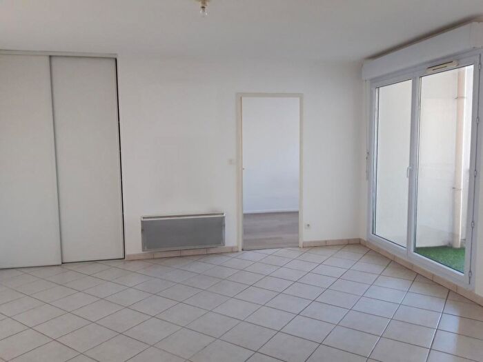 Appartement à louer - Villefranche-sur-Saône, Centre-ville - 2 pièces - 1 chambre