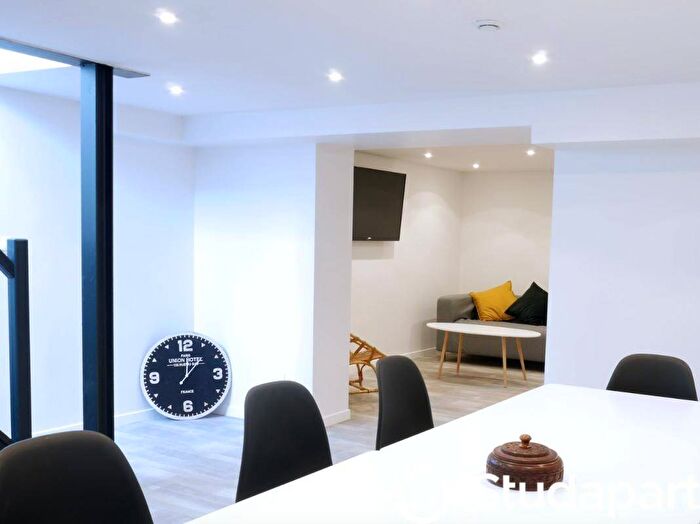 Appartement à louer - Lille Sud - 1 pièce - 4 chambres