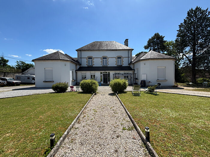 Maison à vendre - Sainte-Colombe-sur-Seine - 13 pièces - 6 chambres