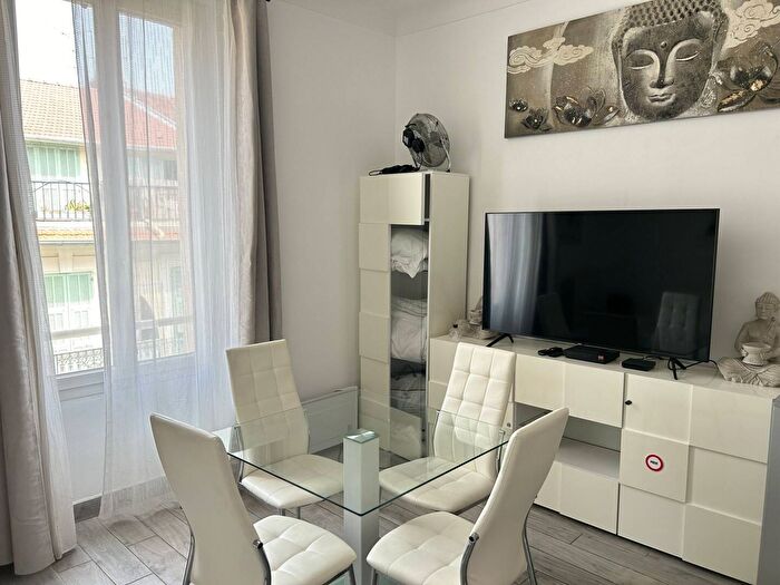 Appartement à louer - Médecin, Nice - 1 pièce