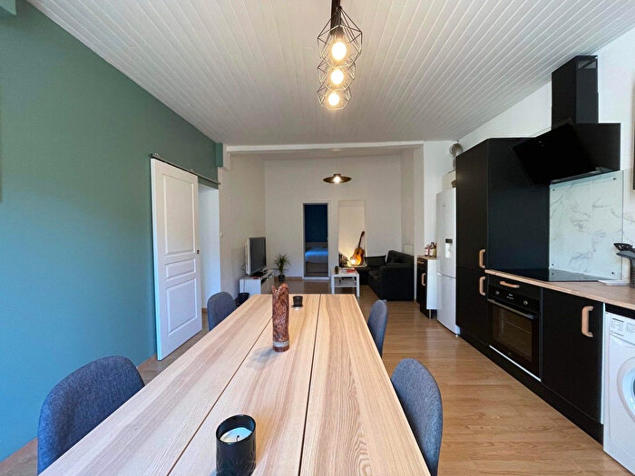 Appartement à vendre - Beaucaire, Centre-ville - 5 pièces - 4 chambres