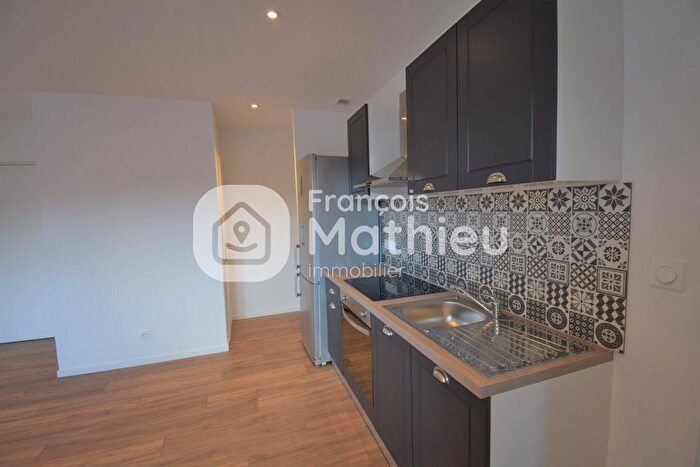 Appartement à louer - Châtillon-sur-Chalaronne - 2 pièces - 1 chambre