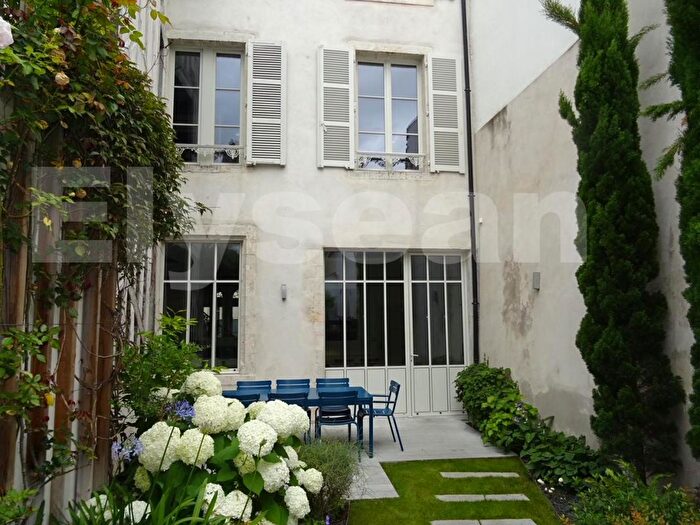 Maison à vendre - Orléans, Saint-Vincent, Pasteur - 9 pièces - 6 chambres