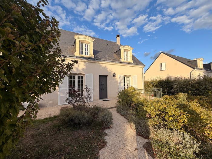 Maison 8 pièces à Ballan-Miré, à vendre