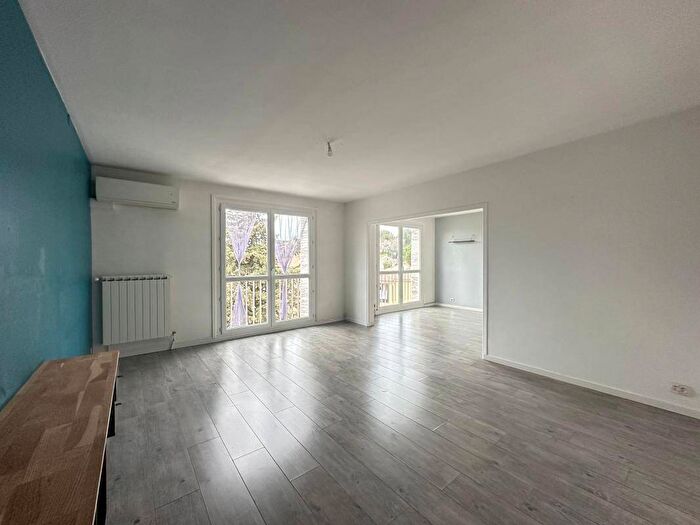 Appartement à louer - La Gazelle, Nîmes - 3 pièces - 2 chambres