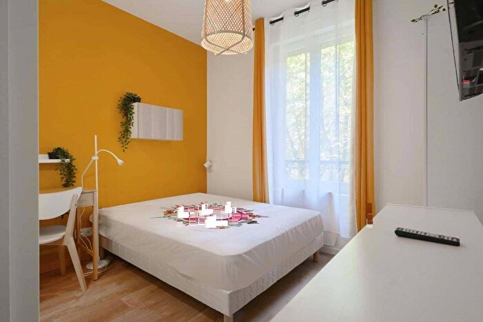 Appartement à louer - Centre Ville, Reims - 1 pièce