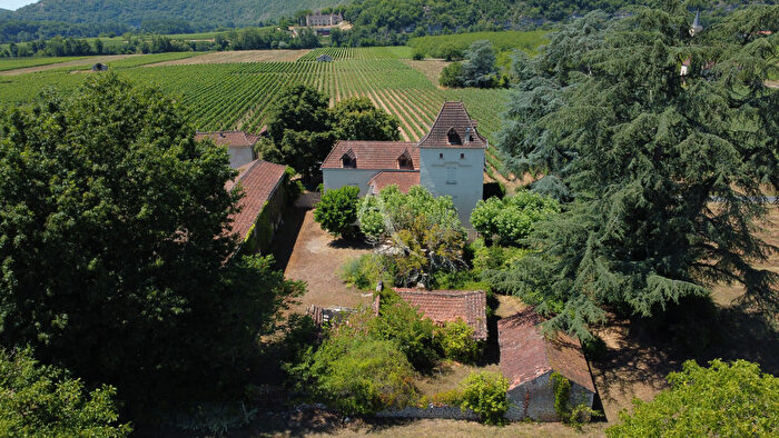 Maison à vendre - Parnac - 8 pièces - 6 chambres