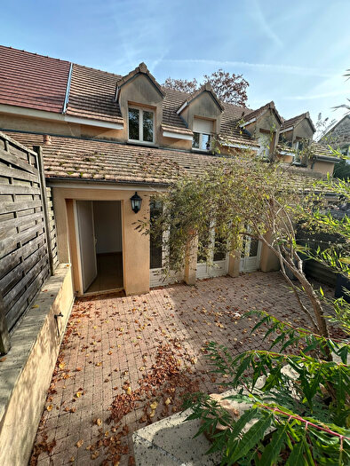 Maison 5 pièces à louer - Fontenay-le-Fleury, Chapelle Saint-Jean