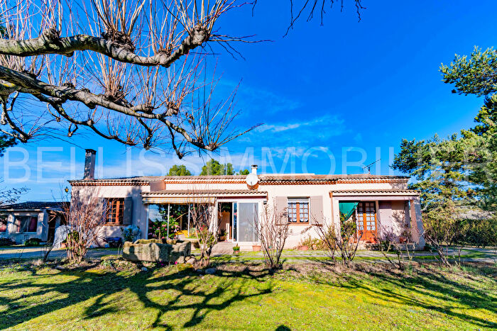 Maison à vendre - Sénas - 5 pièces - 4 chambres