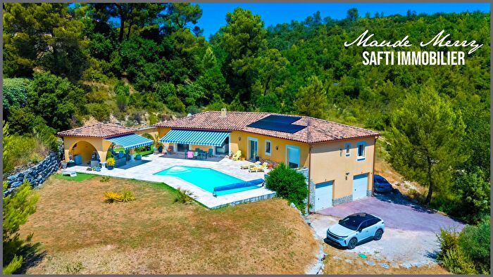 Maison 5 pièces à Garéoult, à vendre