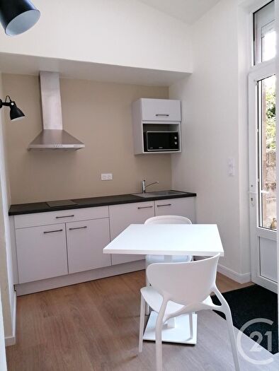 Appartement à louer - Brive-la-Gaillarde, Centre-ville, Pont Cardinal, Champanatier - 2 pièces - 1 chambre