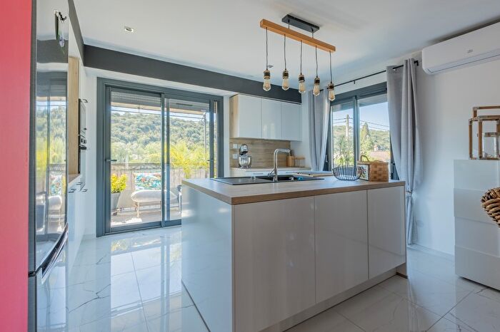 Maison à vendre - Roquebrun - 5 pièces - 3 chambres