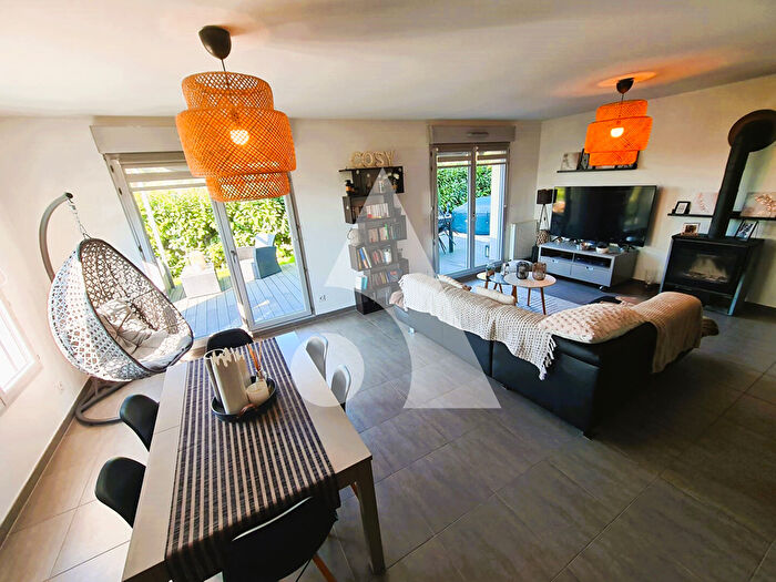 Maison à vendre - Crécy-la-Chapelle - 6 pièces - 4 chambres