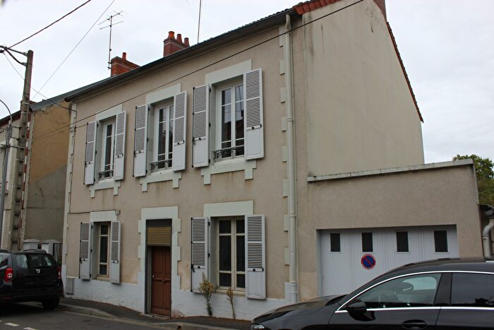 Maison 7 pièces à Montluçon, Rimard, Nerdre, à vendre
