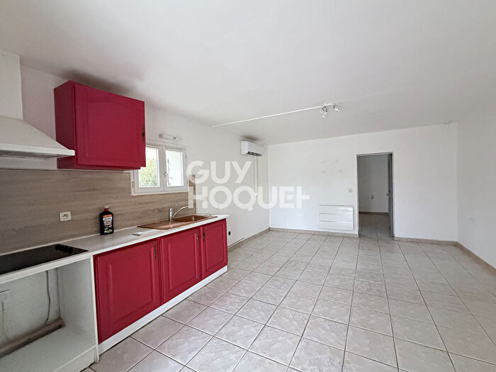 Appartement à louer - LIsle-sur-la-Sorgue, Route du Thor, Route de Gaumont - 2 pièces - 1 chambre
