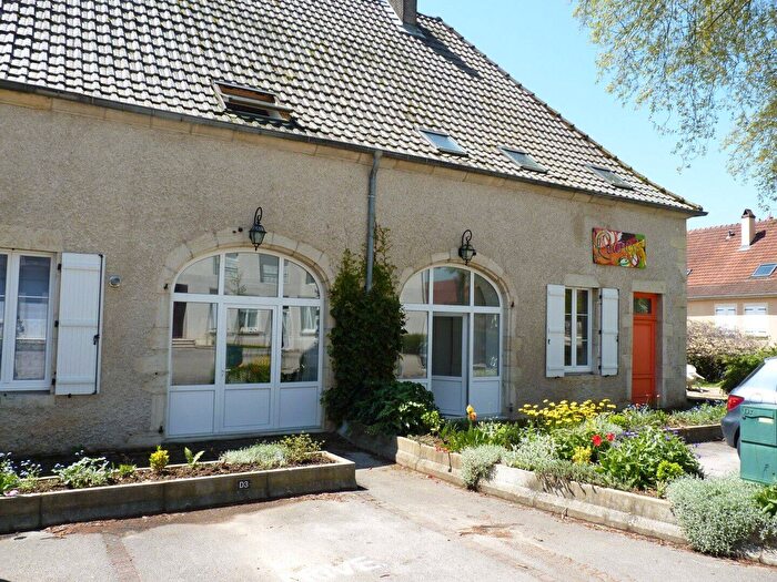 Villette-lès-Dole : Appartement 4 pièces à louer