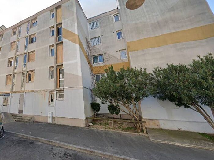 Appartement à louer - Fontcouverte, Avignon - 3 pièces