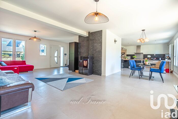 Maison à vendre - Orgeval - 8 pièces - 5 chambres